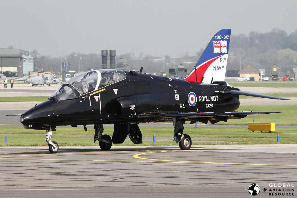 blogGAR: Hawker Hunter Aviation (HHA) at RNAS Yeovilton - Global ...